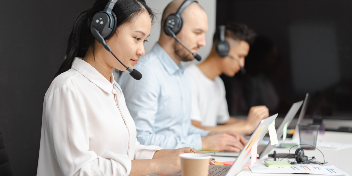 AI in Government Call Centers: Boost Efficiency & Trust